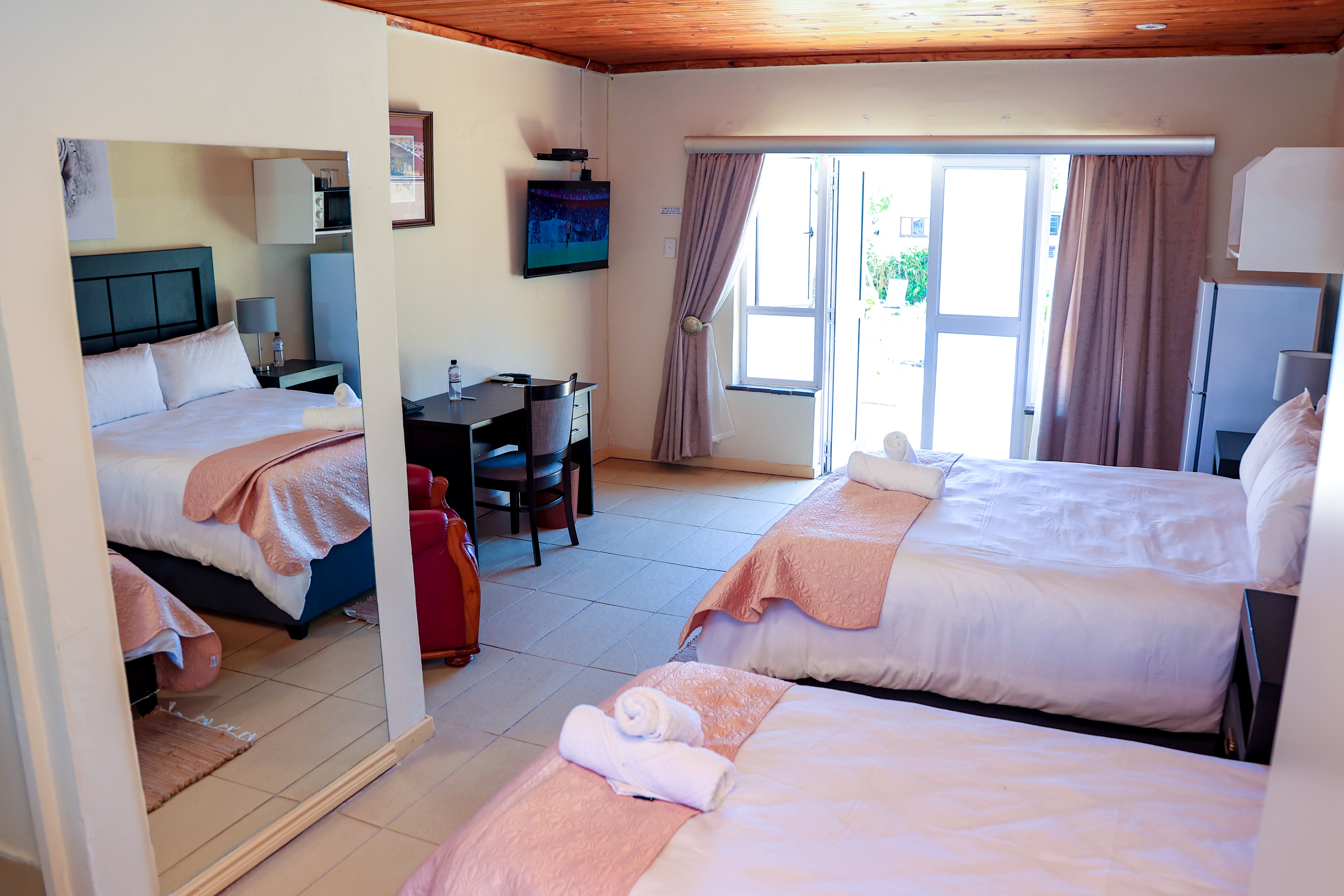 Ulifa Lodge - Official Website